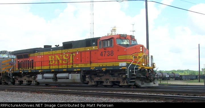 BNSF 4738